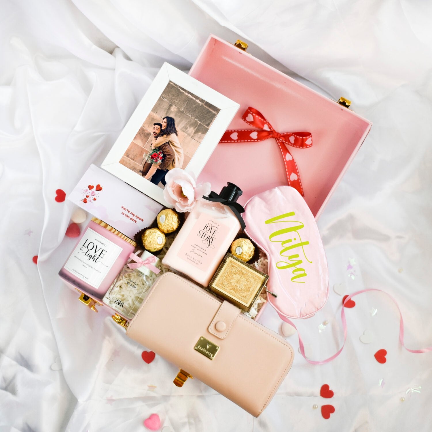 Wonderstruck Luxury Gift Hamper For Her – Gifts By Rashi